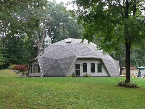 History and revolution in the construction of geodesic dome homes